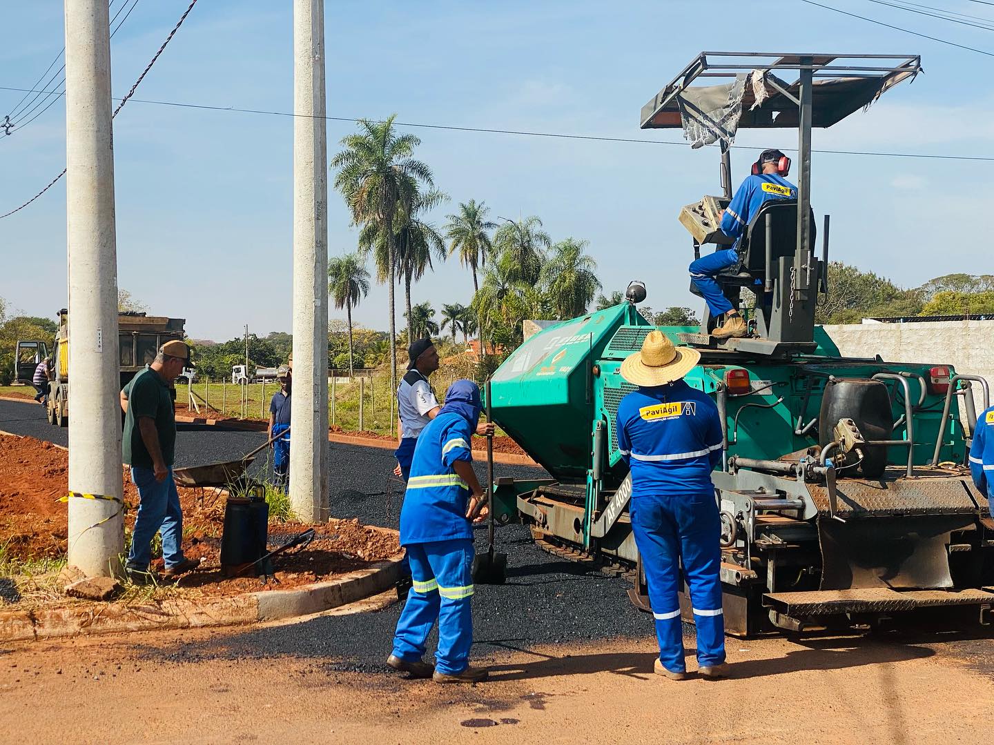 PAVIMENTAÇÃO DE RUA NO BAIRRO VILA RESIDENCIAL DE PLANURA. – Prefeitura ...